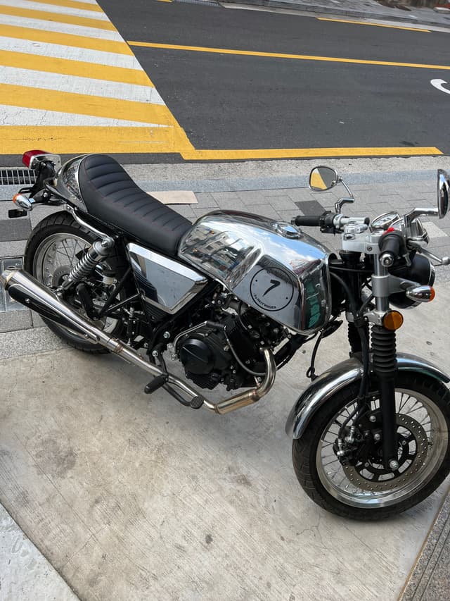 라이트바겐 - AJS 캐드웰 125 크롬 2023년식